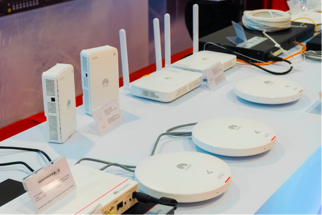 Hệ sinh thái giải pháp chuyển đổi số Huawei eKit ra mắt tại Việt Nam